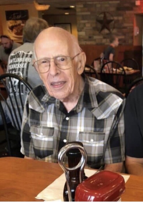 Lee Coombs, age 90 of Salem | WSLM RADIO